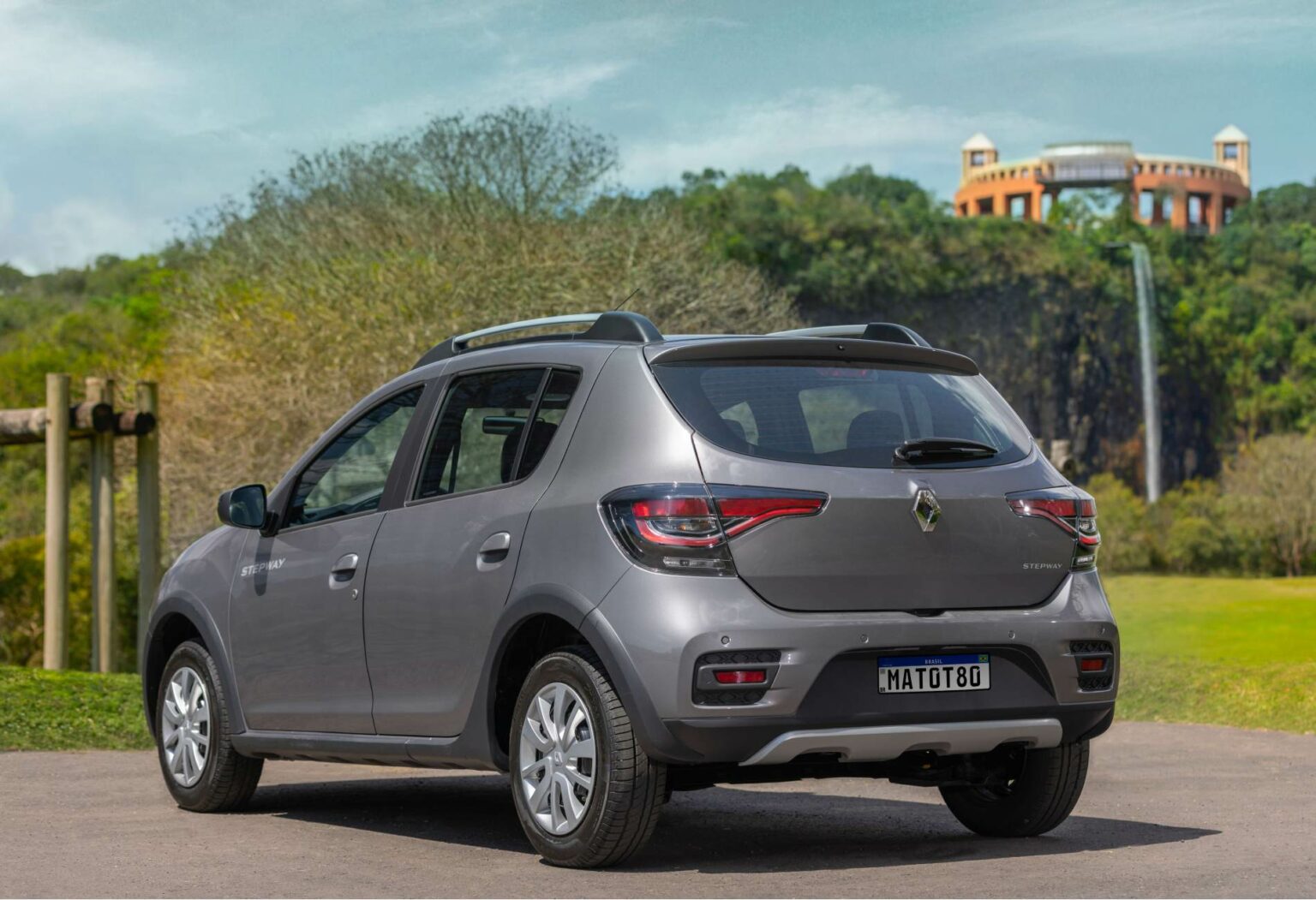 Renault Stepway 2023 estreia versão 1.0 | Blog da Zapay