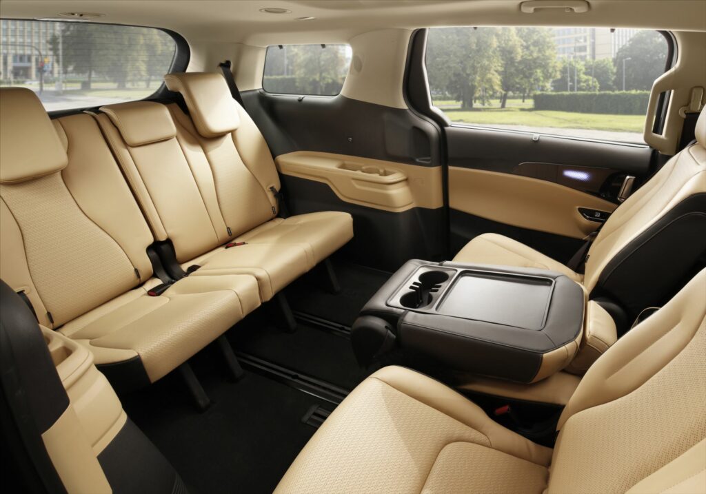 Conheça os melhores carros com 8 lugares