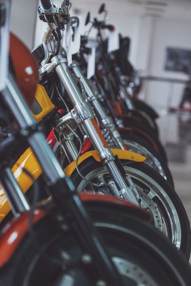 Entenda se vale a pena ter um seguro para sua moto