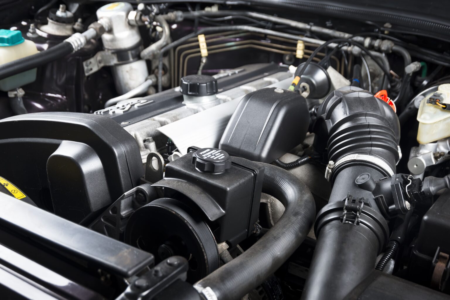 Conheça as partes principais do motor do seu carro